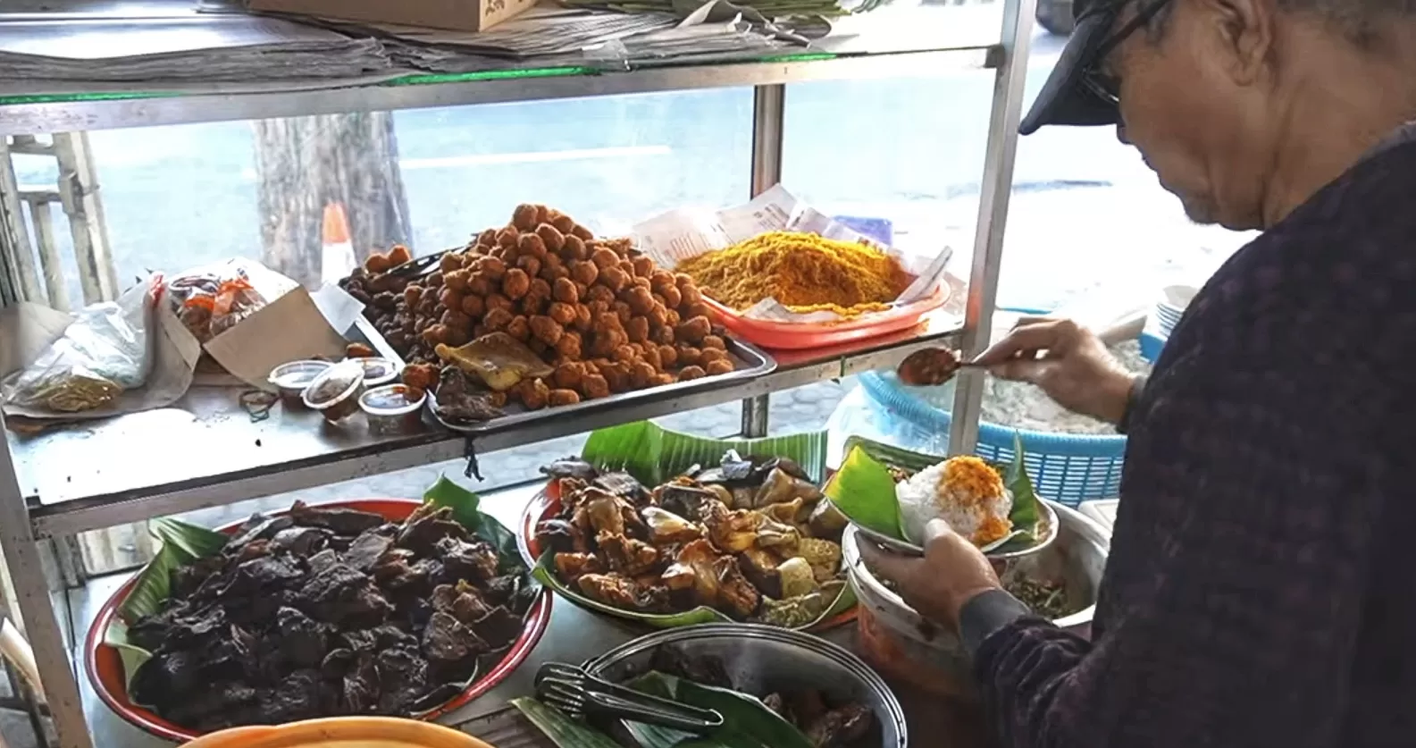 Online TouRism Information of Pasuruan